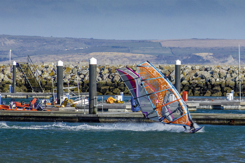 Windsurf Magazine Online95L CROSSOVER BOARD TEST 2015 | Windsurf ...