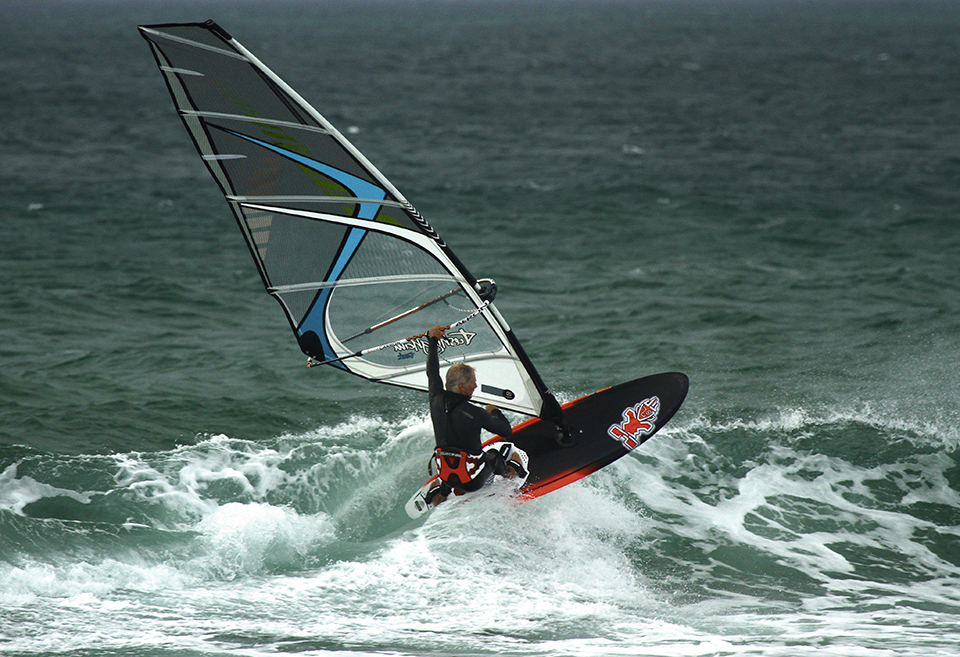 Windsurf MagazinePETER HART TOOLING UP FOR THE SWELL