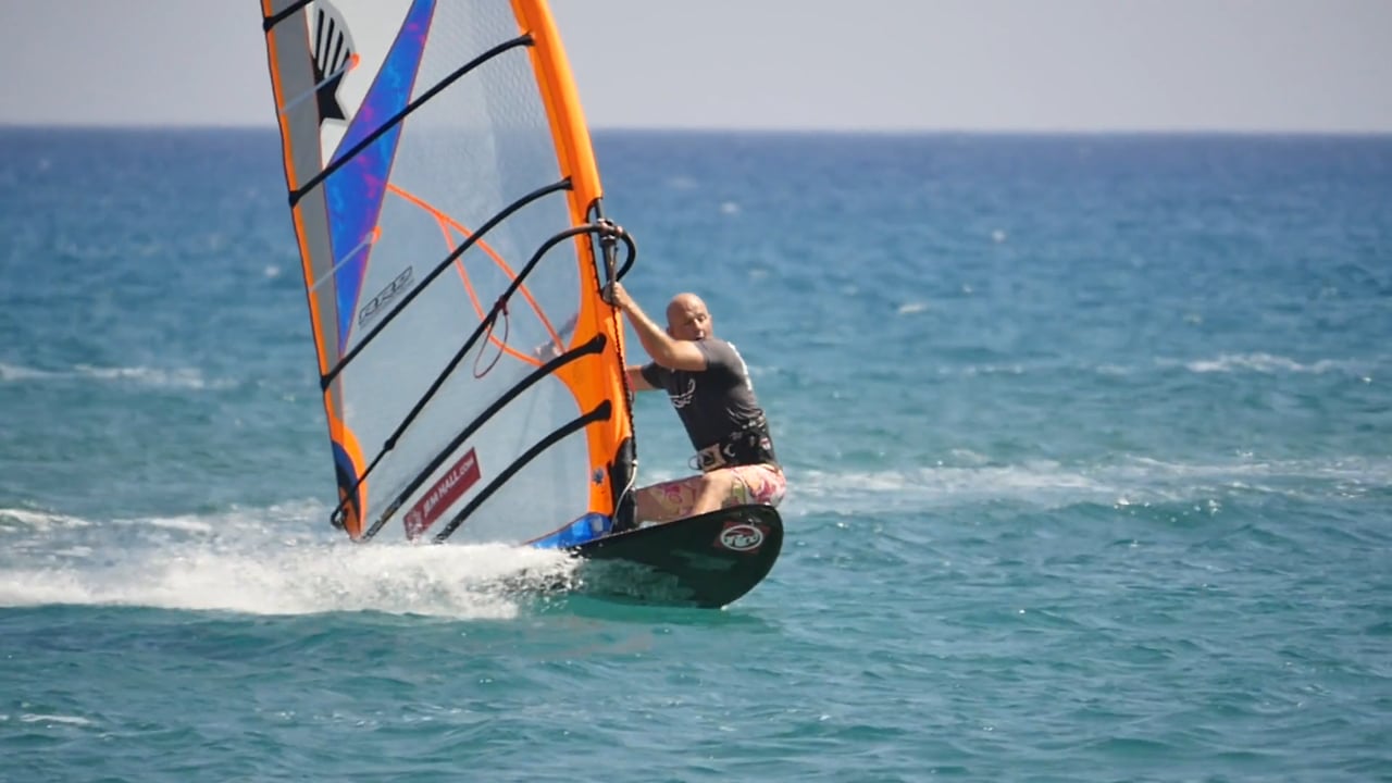 Windsurf MagazineJEM HALL WINDSURFING TACKING TIPS | Windsurf Magazine