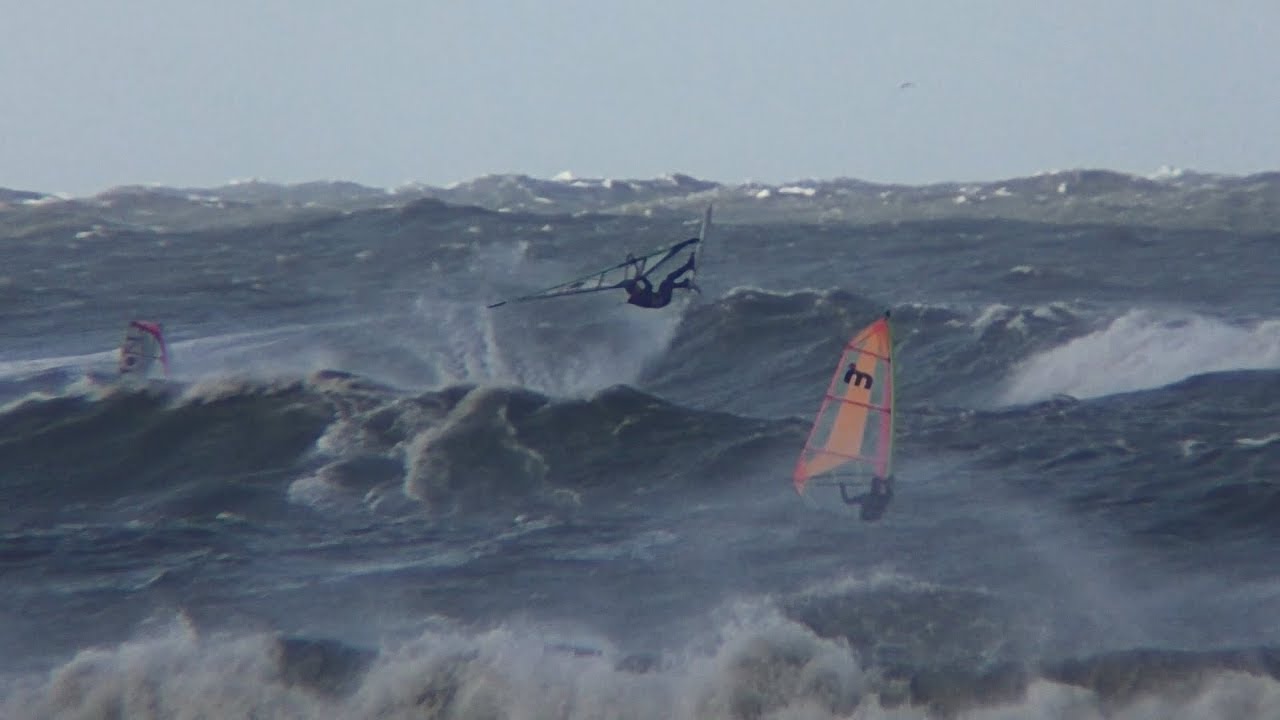 Windsurf MagazineWINDSURFING STORM SWELL IJMUIDEN | Windsurf Magazine