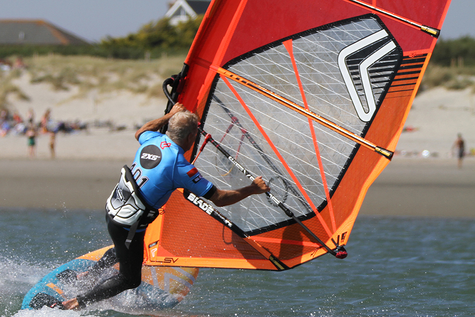 Windsurf MagazinePETER HART MASTERCLASS - GYBE MANIPULATION