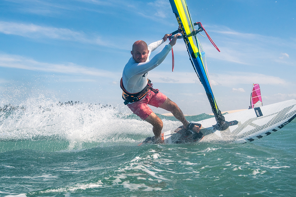 Windsurf MagazineJEM HALL | FOOTLOOSE - GYBING FOOTWORK