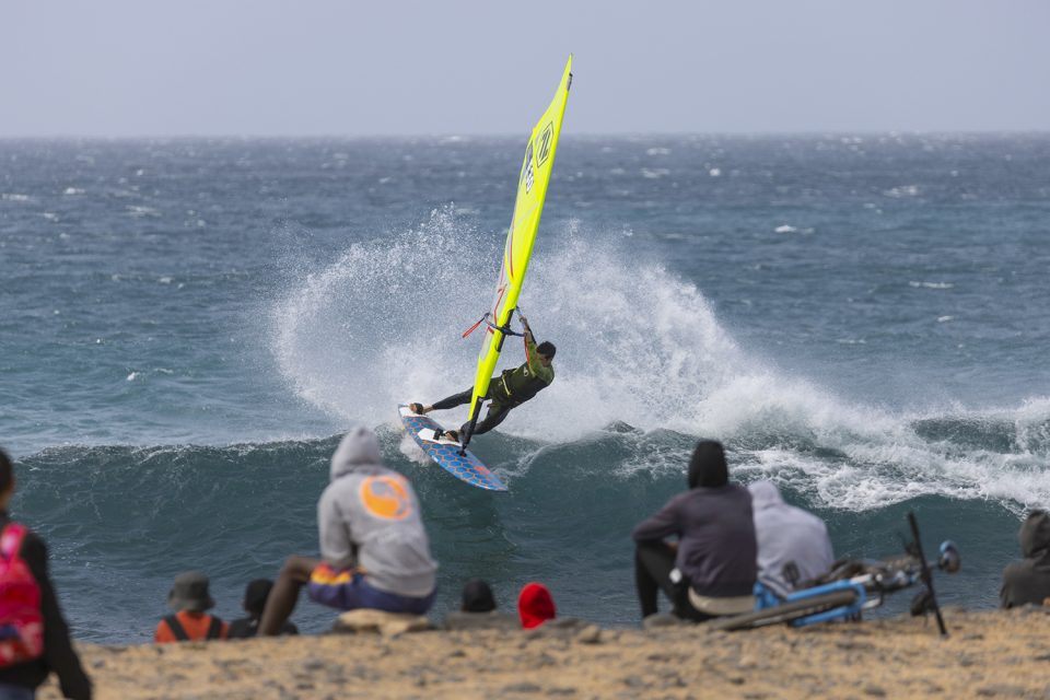 Windsurf MagazineALEX MUSSOLINI - FLYING HIGH