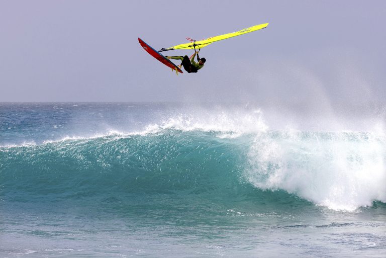 Windsurf MagazineALEX MUSSOLINI - FLYING HIGH
