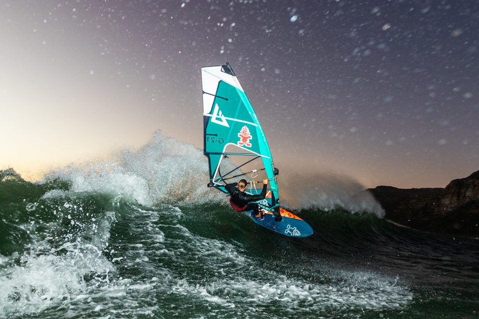 Windsurf MagazineNIGHT PATROL: FLO JUNG