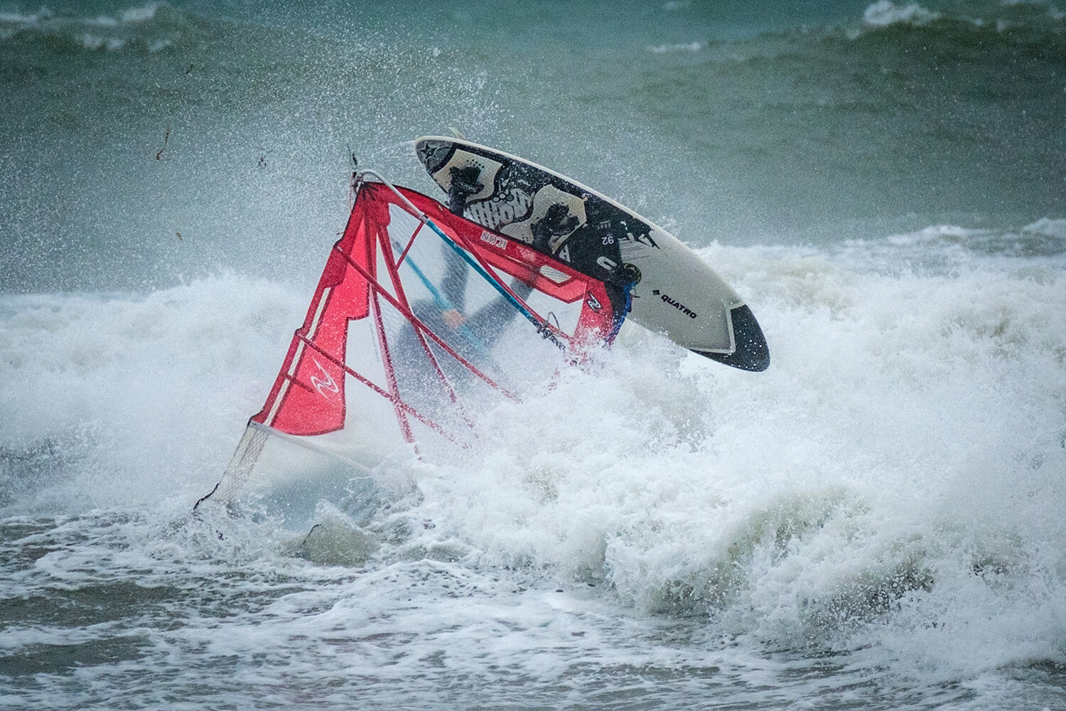Windsurf MagazineWindsurfers enjoying the yellow weather warning issued ...