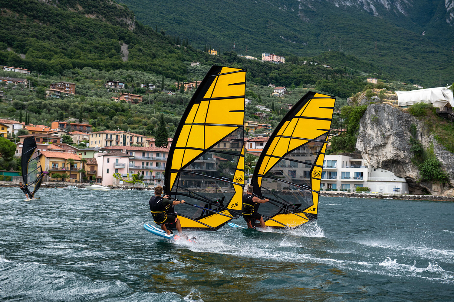 Windsurf MagazineSAIL DESIGN: CAM CHAT