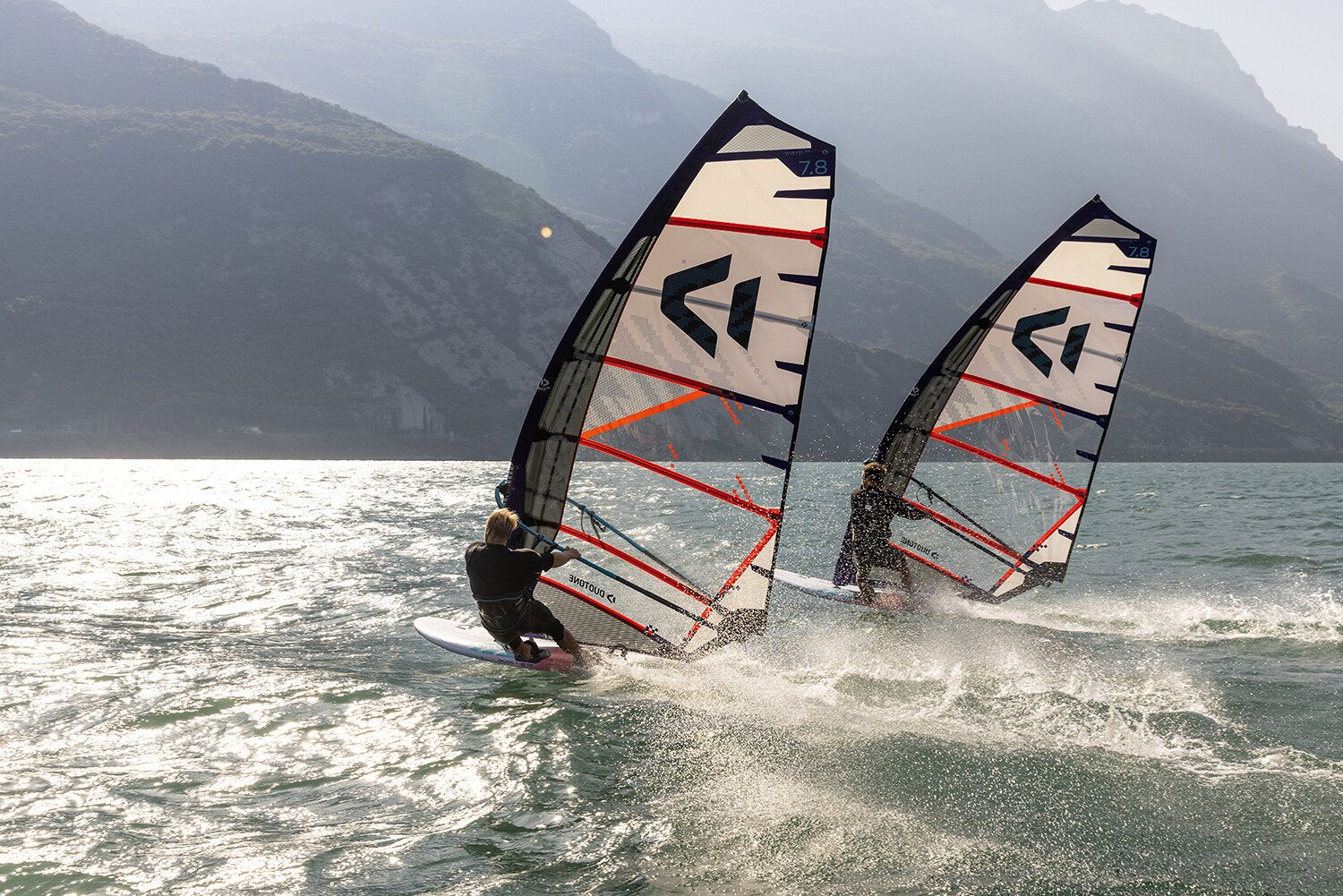 Windsurf MagazineDUOTONE: WARP_FIN AND FALCON_FIN D/LAB